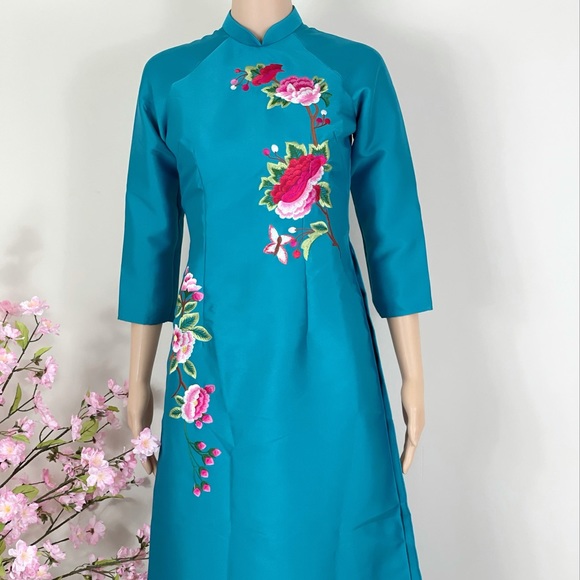 Ao Dais | New Vietnamese O Di Gm Cch Tn Ao Dai Cach Tan Gam Thiet Ke ...